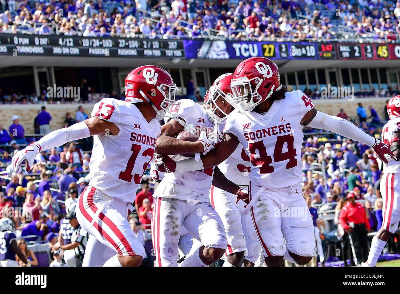 Oklahoma Sooners cornerback Parnell Motley (11) gets an interception ...