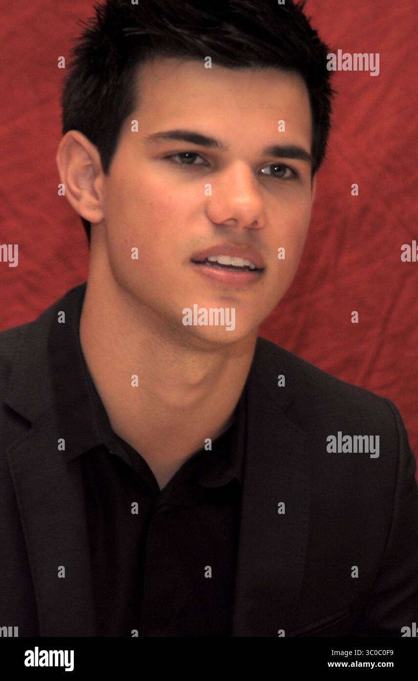 Taylor Lautner at the press junket for "The Twilight Saga: Eclipse" in Los Angeles - 12 June ...