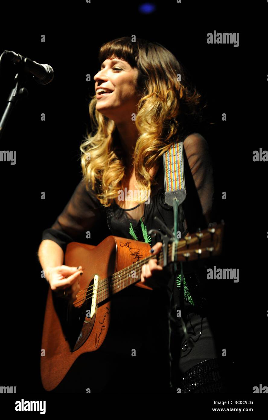 Nicole Atkins live in Cambridge - 22 July 2010 Stock Photo - Alamy