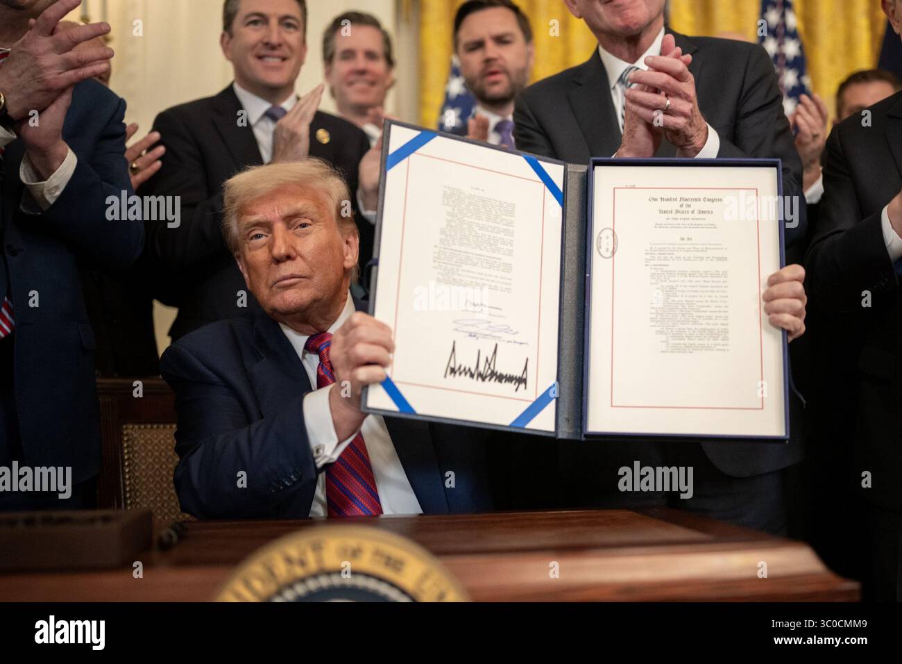 Donald trump signature hi-res stock photography and images - Alamy