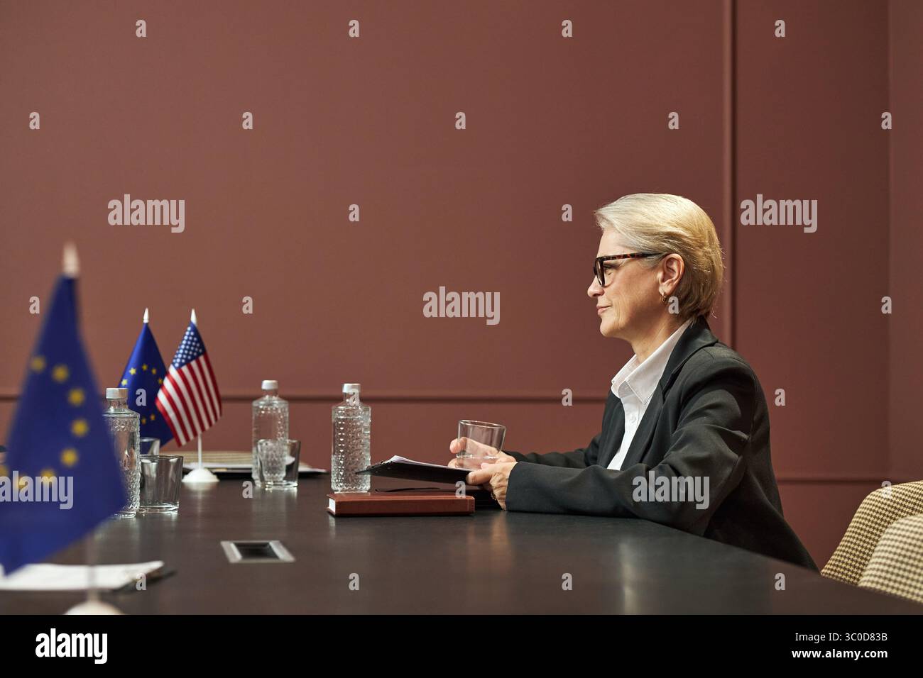 Diplomatic strategy hi-res stock photography and images - Alamy