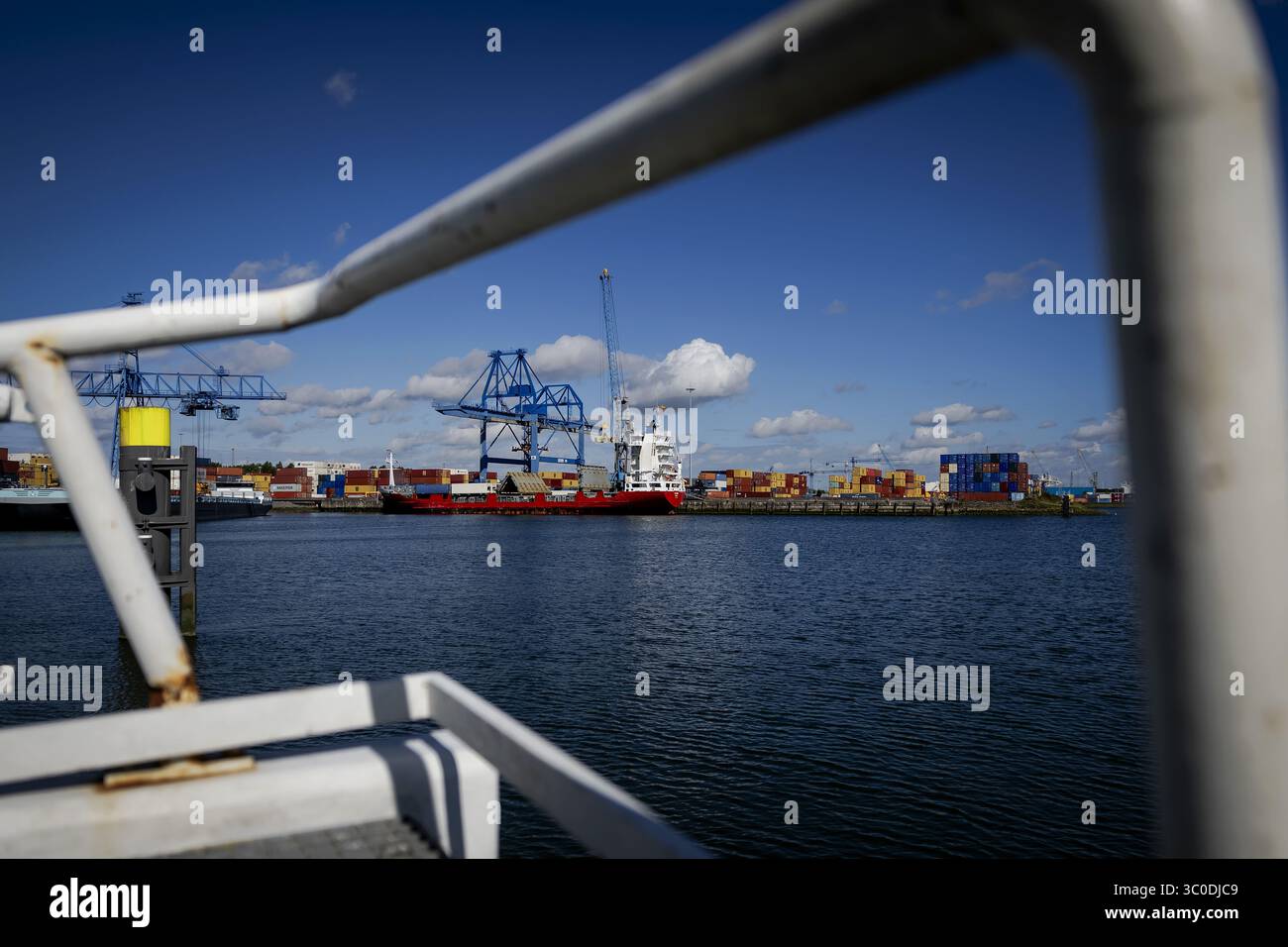 ROTTERDAM - Containers in the Waalhaven. Cargo handling and the ...