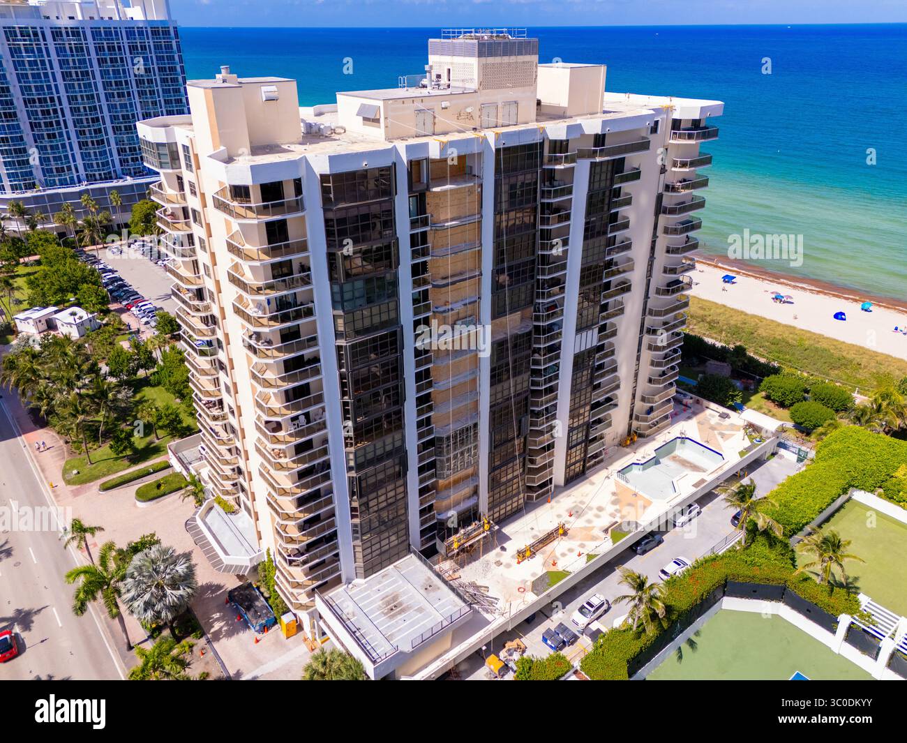Concrete restoration miami condo crisis hi-res stock photography and ...