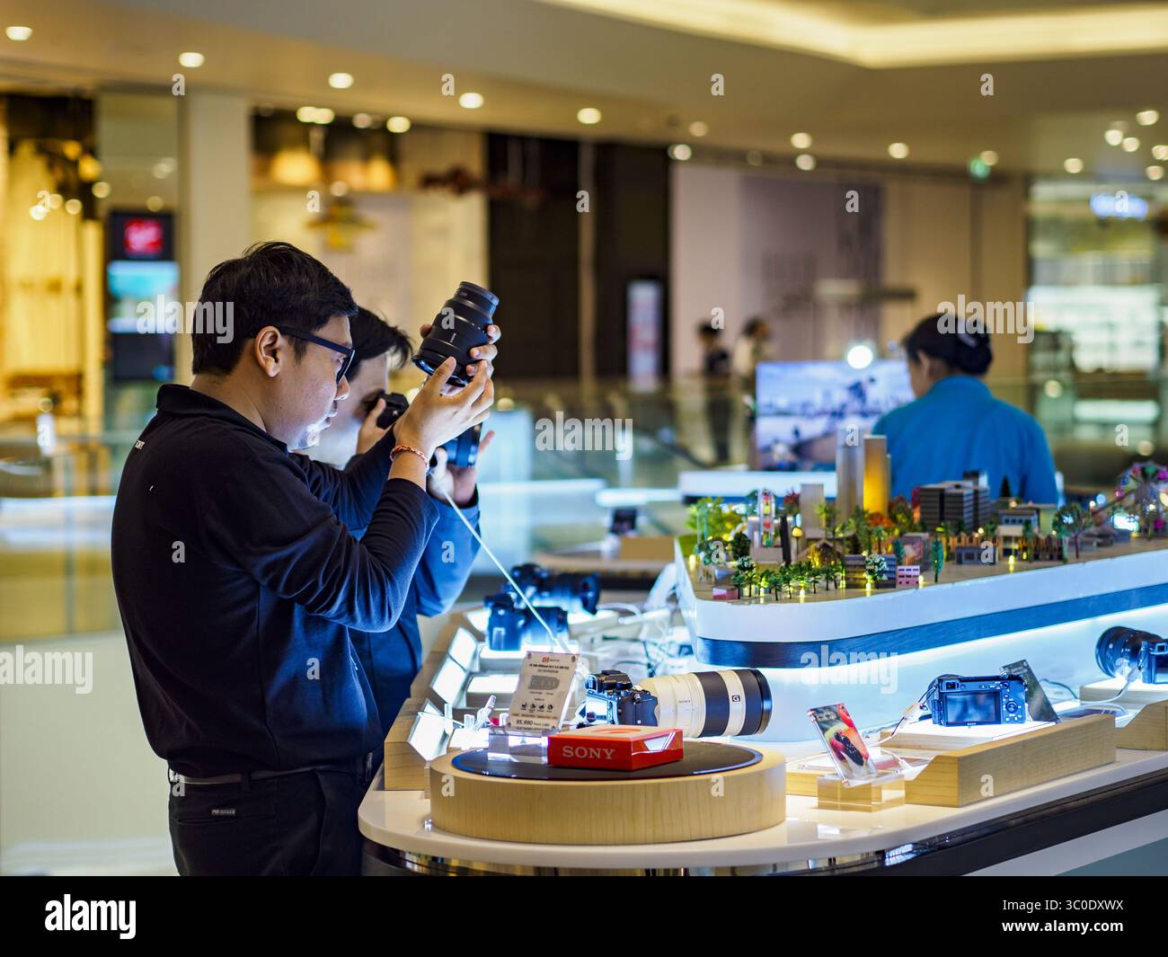 November 9, 2018 - Bangkok, Bangkok, Thailand - Workers in a camera shop set up Sony cameras in ...