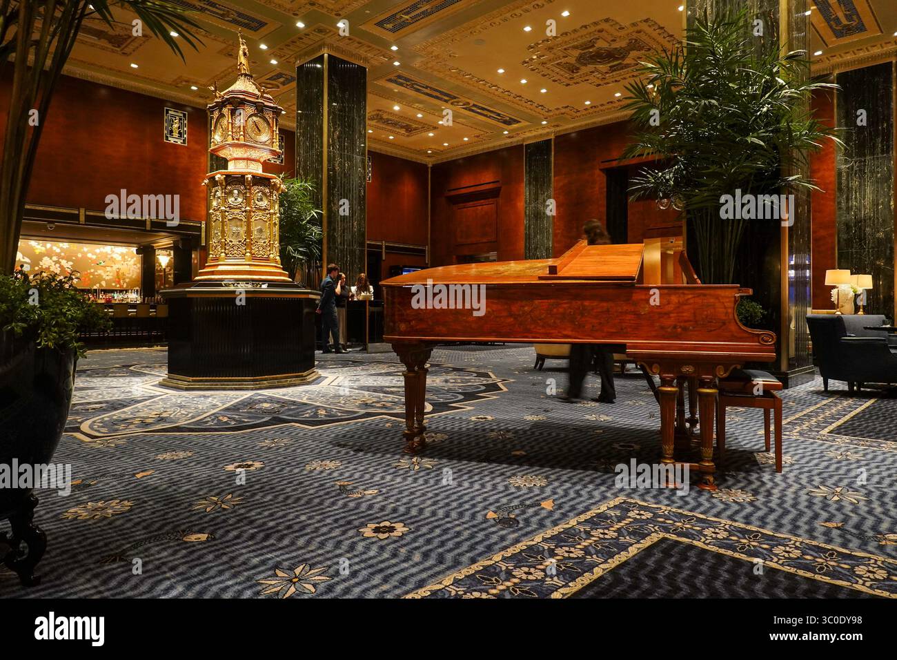 The great Waldorf Astoria clock is a legendary part of New York City ...