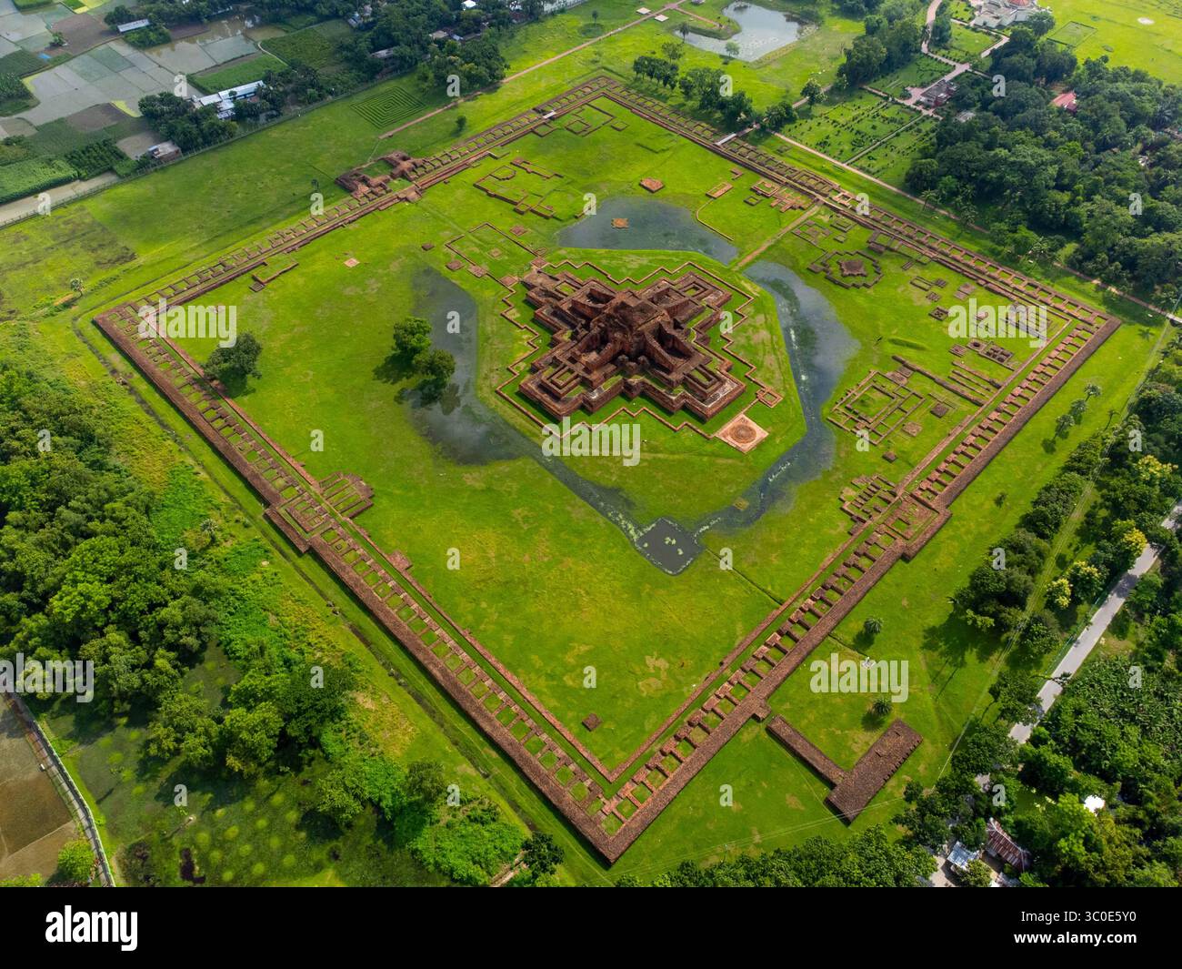 Paharpur buddhist vihara hi-res stock photography and images - Alamy