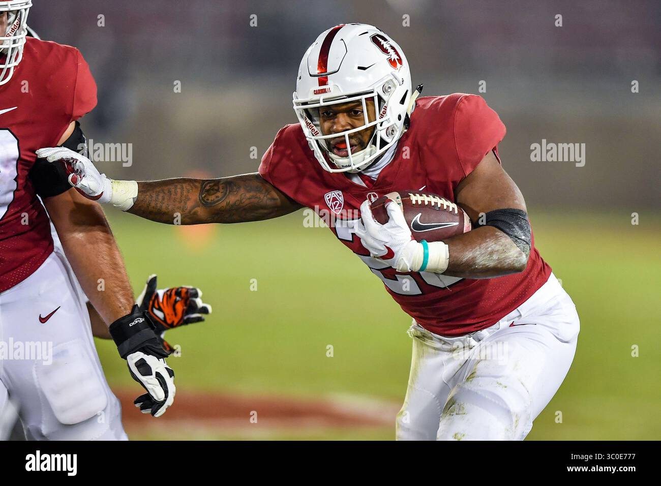 November 10, 2018: Stanford Cardinal running back Dorian Maddox (28) in ...