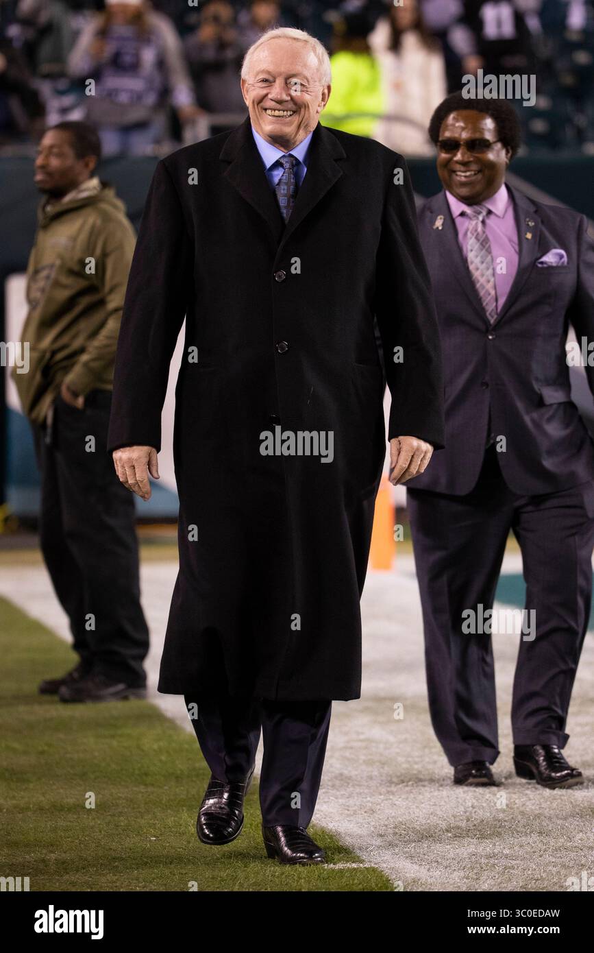 November 11, 2018: Dallas Cowboys owner Jerry Jones looks on prior to ...