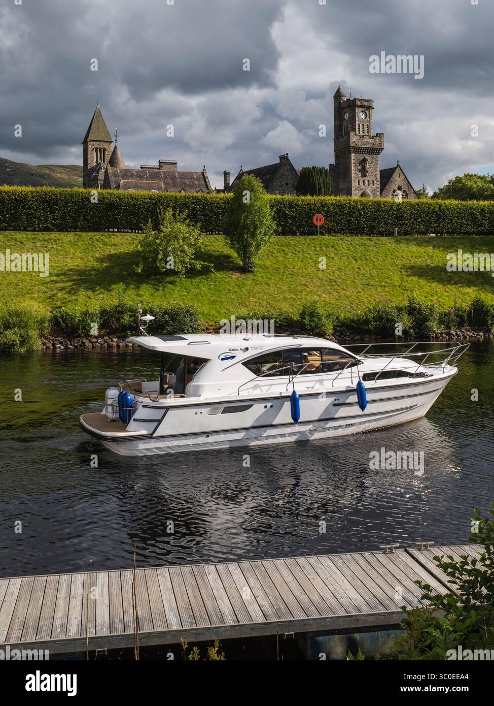 Haines 36s cabin cruiser operated by Caley Cruisers manoeuvring by the ...