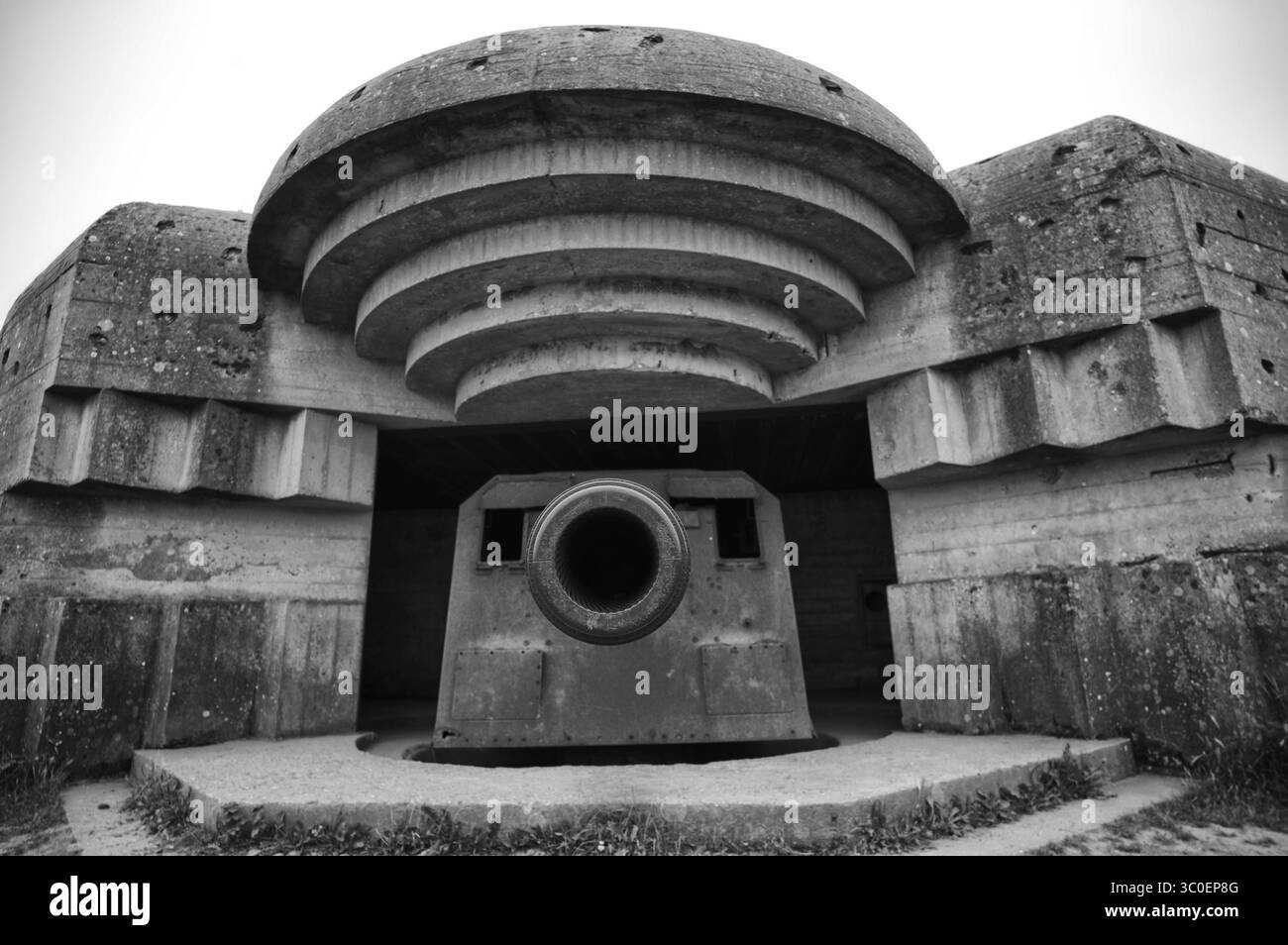 German Krupp 15 cm cannon, gun, in the bunker of the Le Chaos battery ...