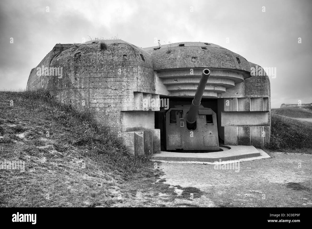 German Krupp 15 cm cannon, gun, in the bunker of the Le Chaos battery ...