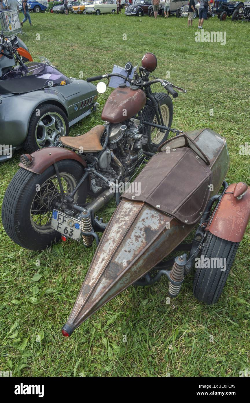 Oldtimer meeting, motorbike Harley Panhead from 1949, 54 hp, 1200 cc ...