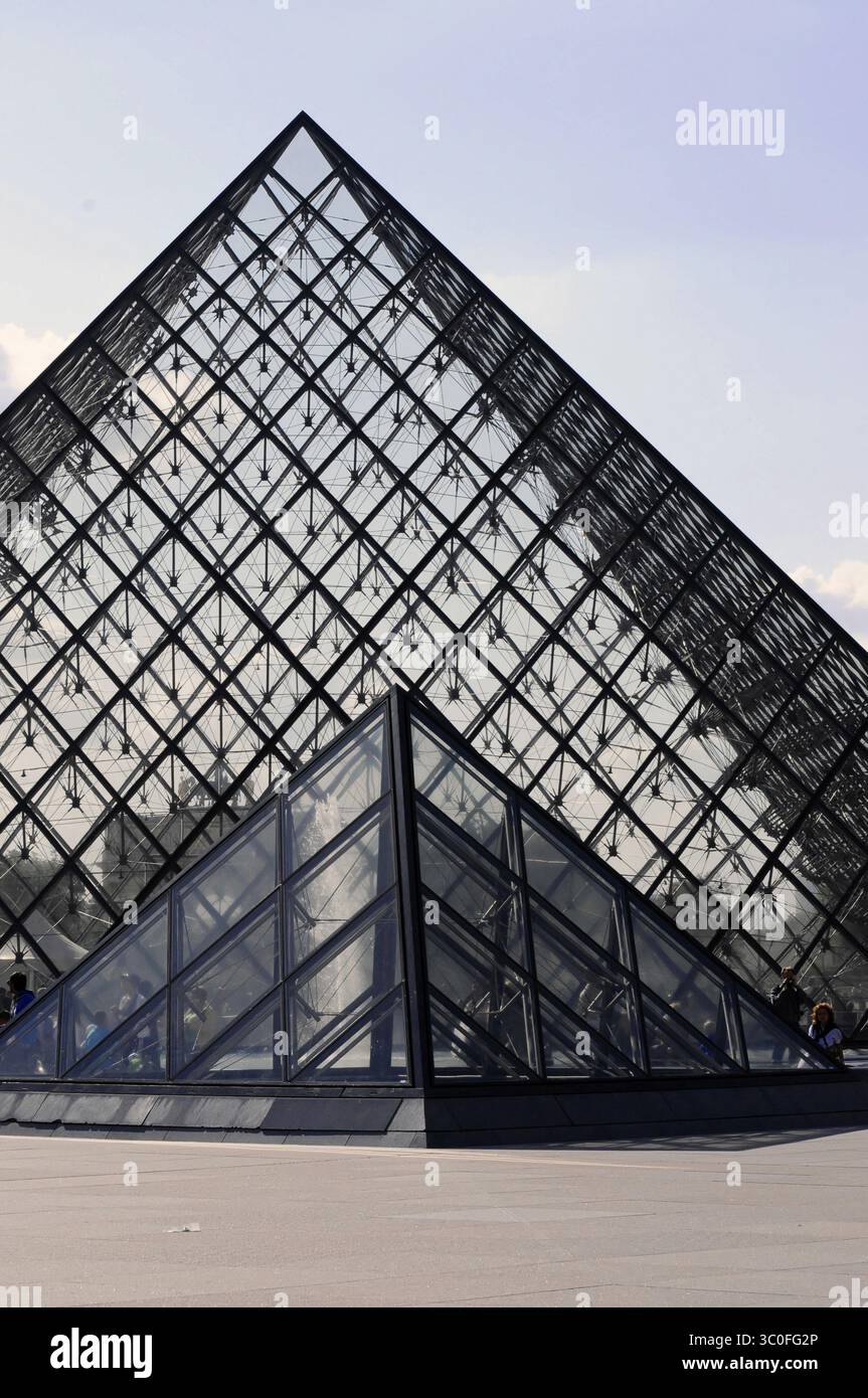 Striking glass pyramid of the Louvre, symbolic modern architecture ...
