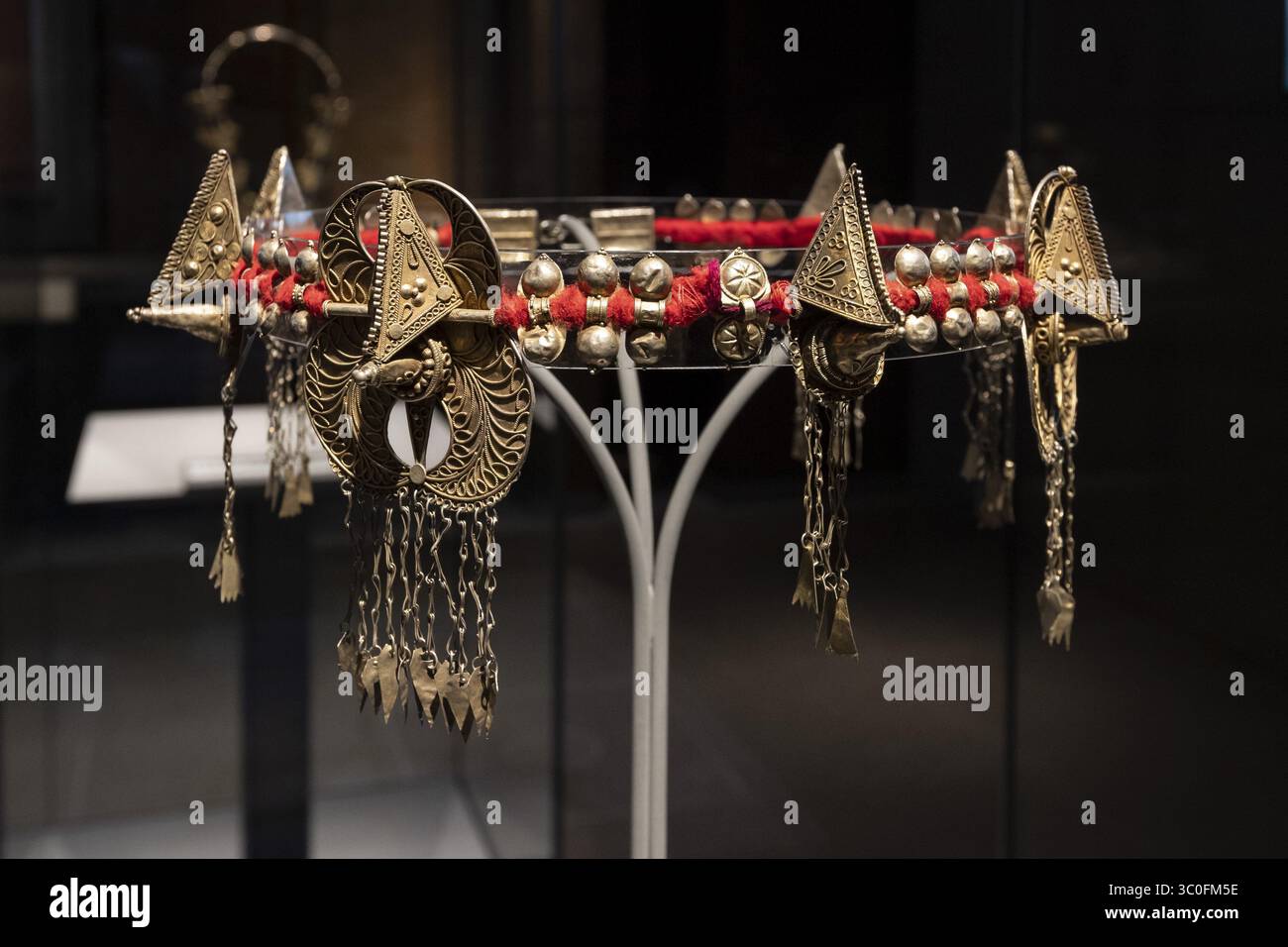 Islamic headdress indonesia hi-res stock photography and images - Alamy
