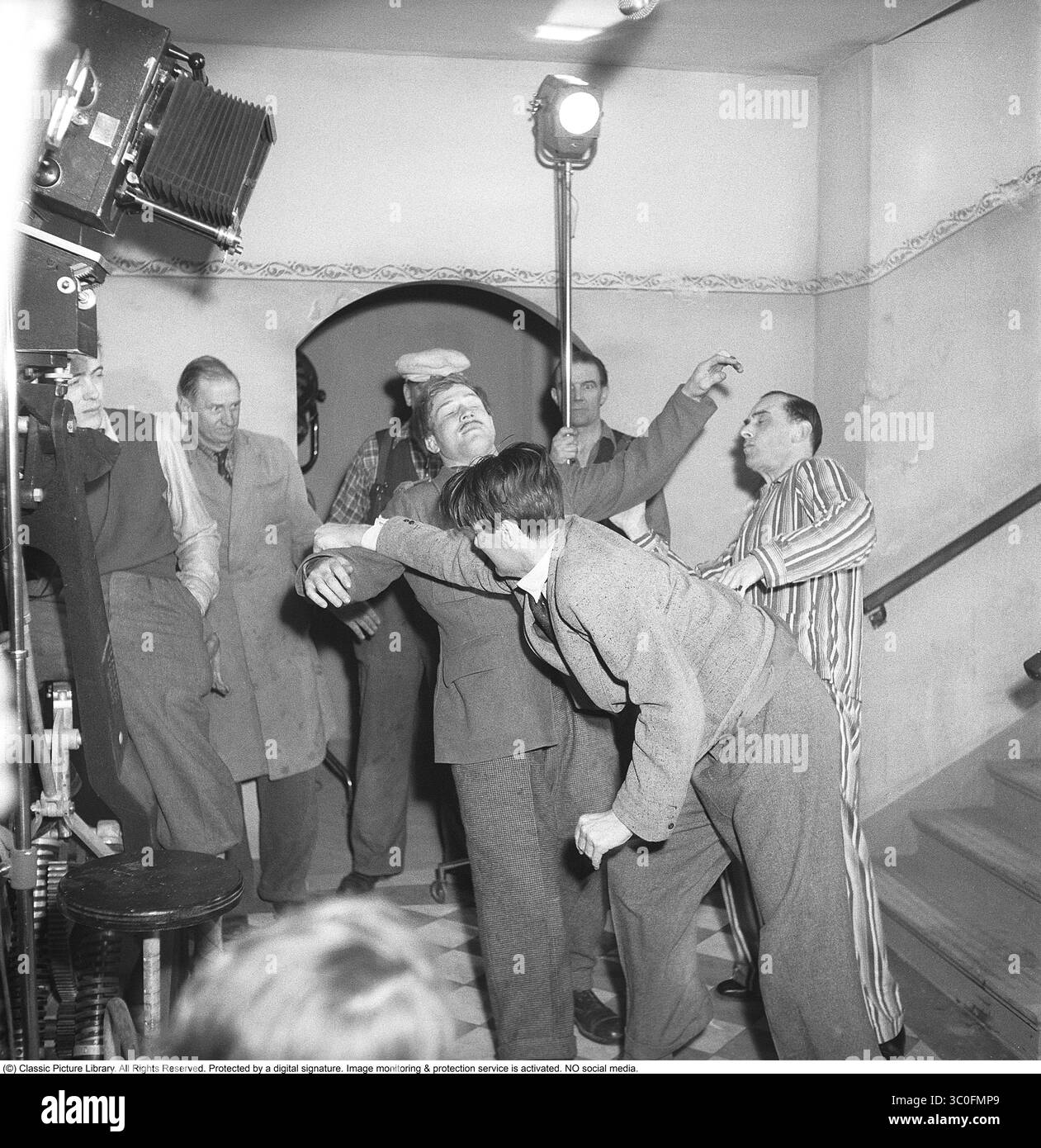 1940s filming scene actors in hi-res stock photography and images - Alamy