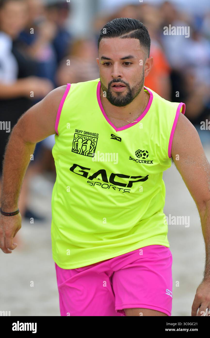 MIAMI, FL - NOVEMBER 17: Models attends the World Futbol Gala ...
