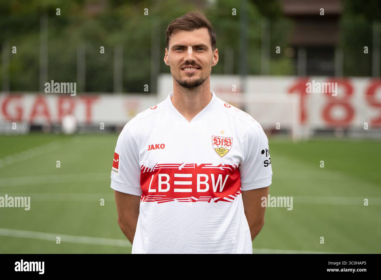 Stuttgart, Deutschland. 21st July, 2025. Pascal Stenzel (VfB Stuttgart ...