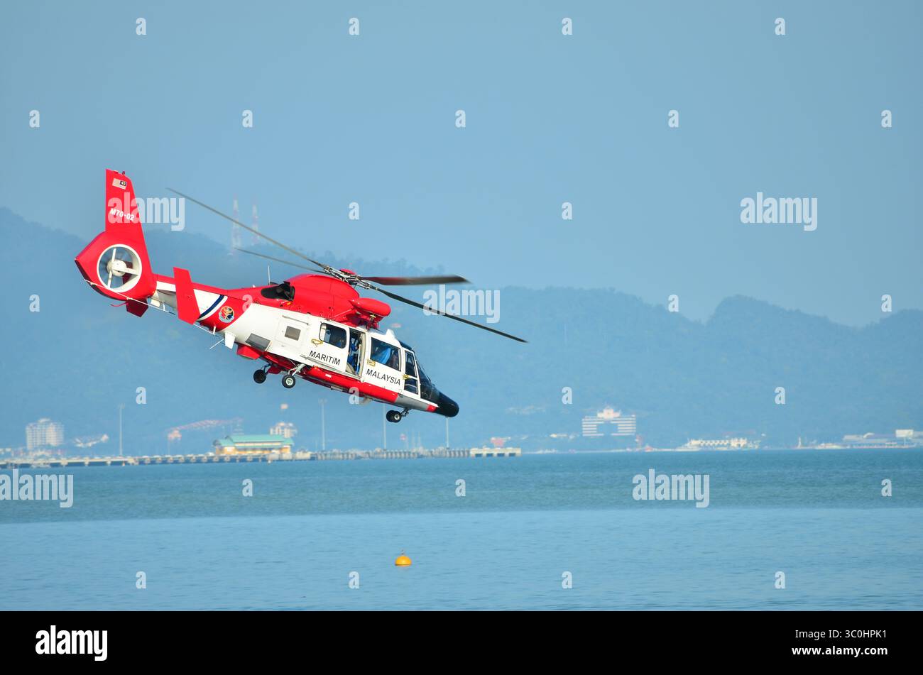 Agensi penguatkuasaan maritim malaysia hi-res stock photography and ...