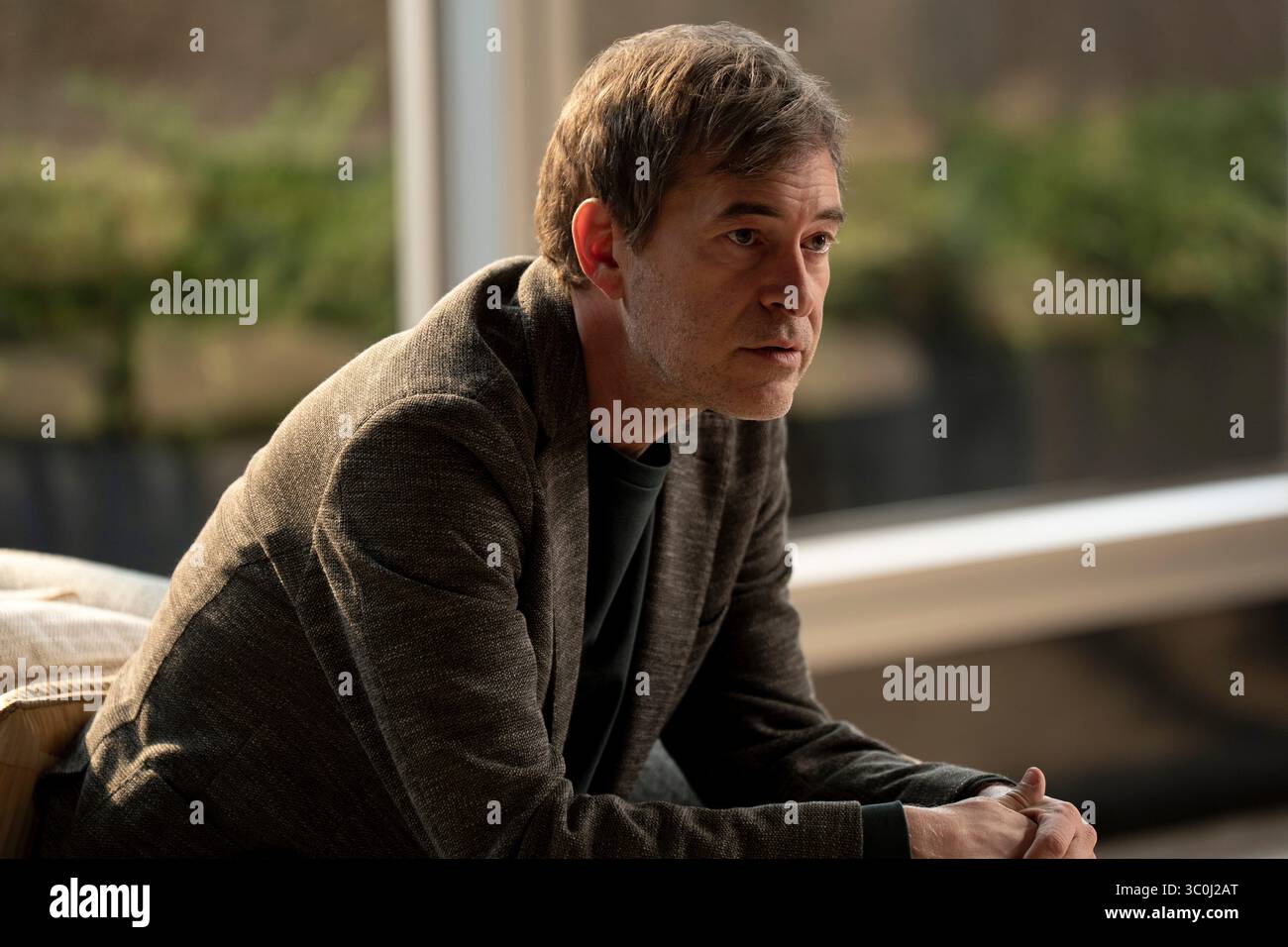 MARK DUPLASS in THE MORNING SHOW (2019), directed by MIMI LEDER, DAVID ...