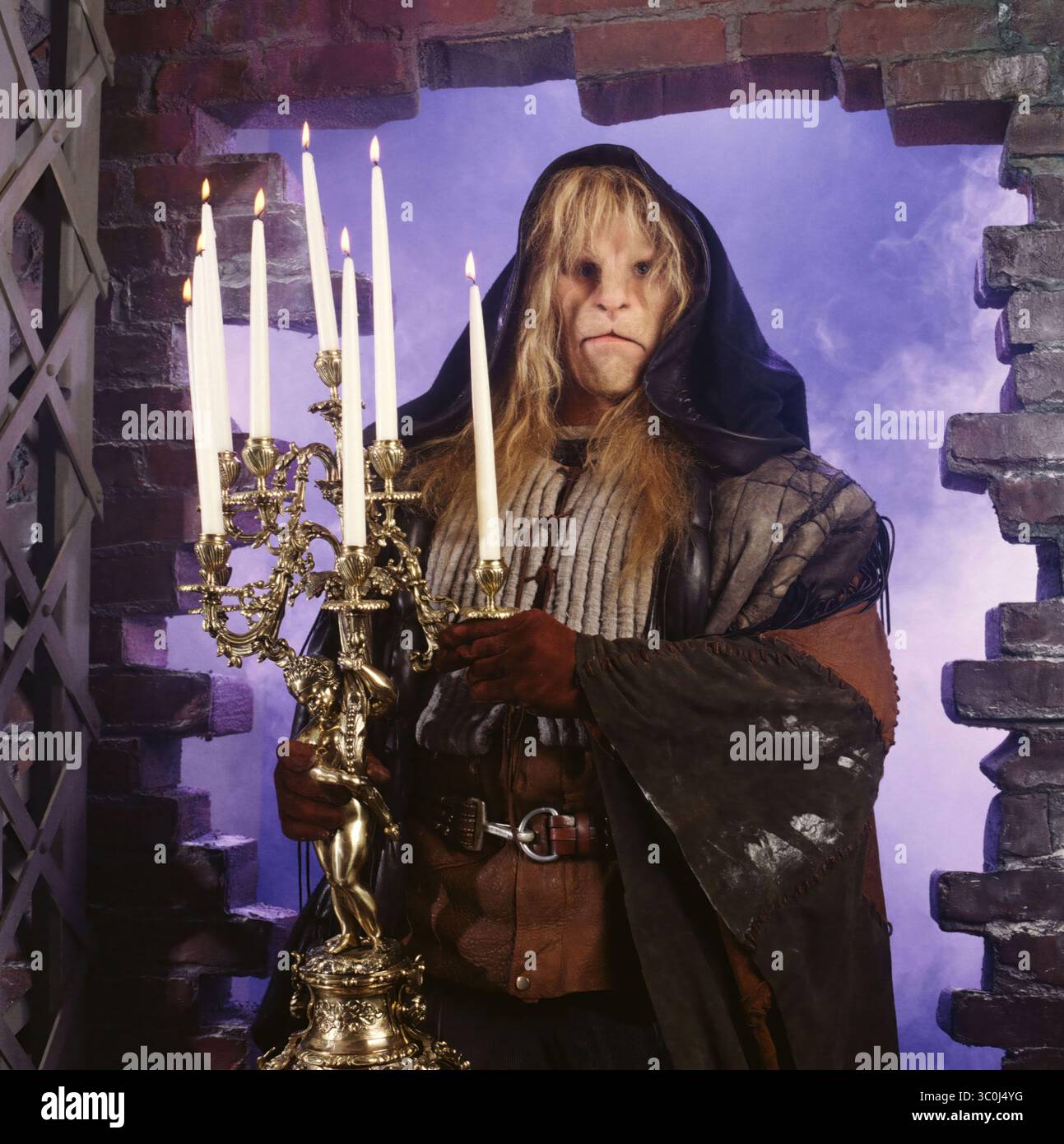 RON PERLMAN in BEAUTY AND THE BEAST (1987), directed by GUS TRIKONIS, THOMAS J. WRIGHT, ALAN ...