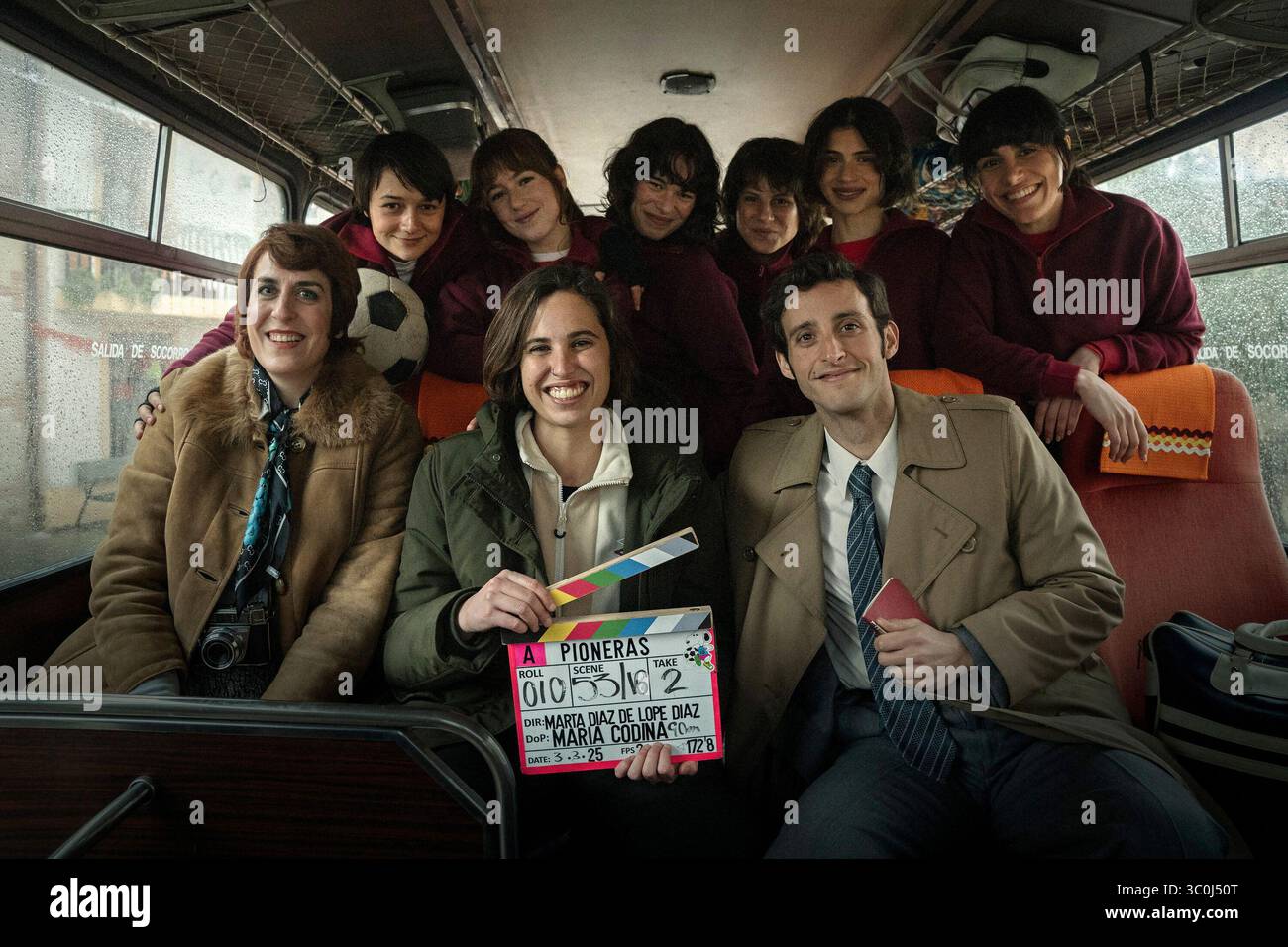 AIXA VILLAGRAN, DANIEL IBAÑEZ and MARTA DIAZ in PIONERAS: SOLO QUERIAN ...