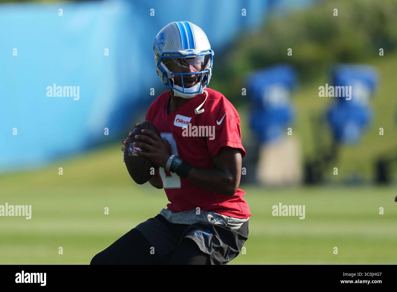 Detroit Lions quarterback Hendon Hooker (2) looks to throw during an ...