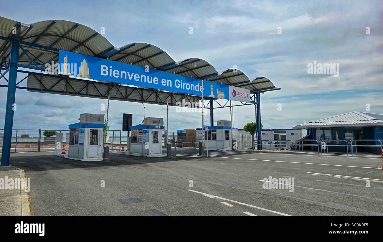 Port infrastructure on the ferry crossing between Verdon-sur-Mer and ...