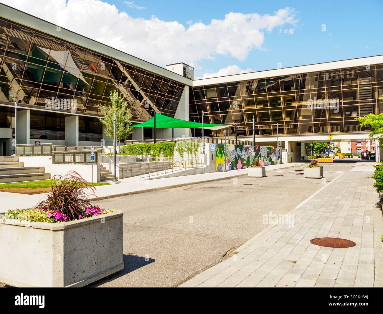 Gee gees camps hi-res stock photography and images - Alamy