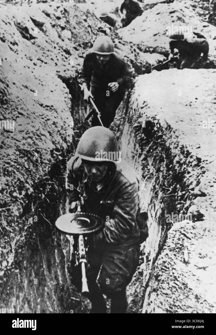 On the middle Don, Soviet soldiers armed with parabellum moving in to ...