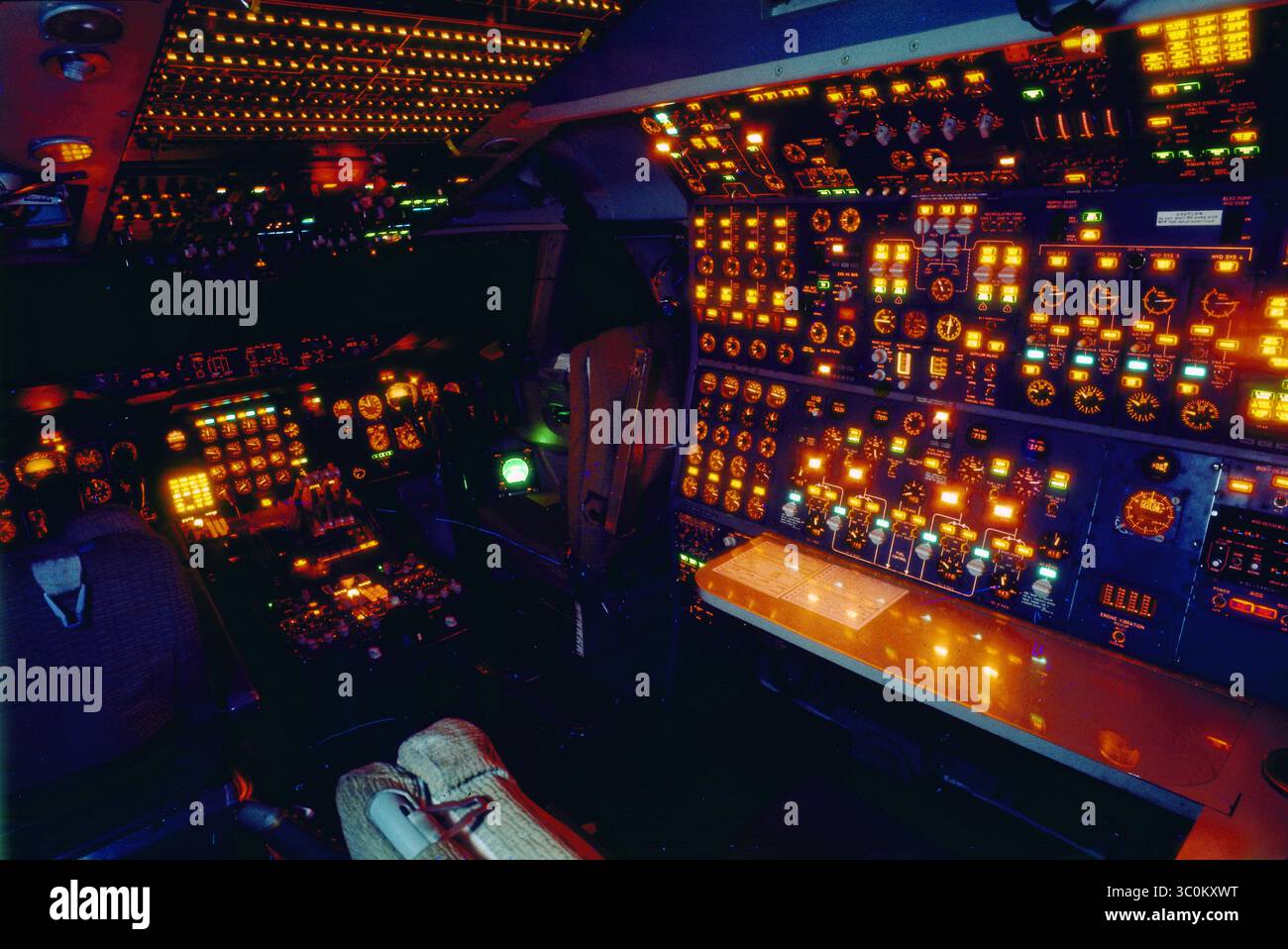 Boeing 747 1970s inside hi-res stock photography and images - Alamy