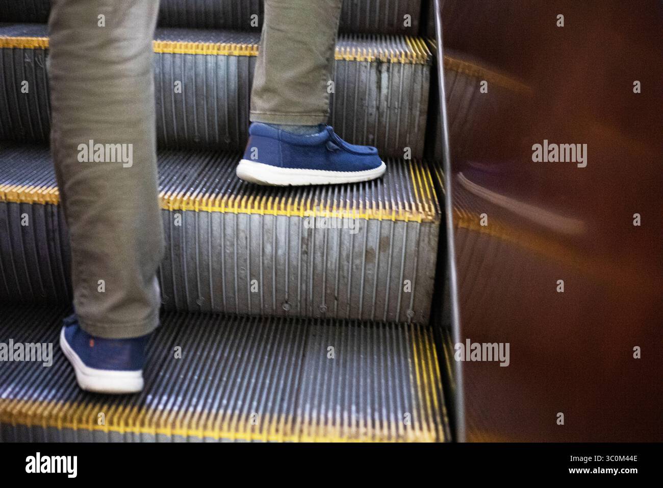 Escalator dynamics hi-res stock photography and images - Alamy