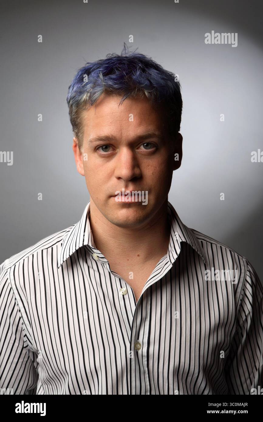 The cast of the TV series Grey's Anatomy photo shooted at the Hotel ...