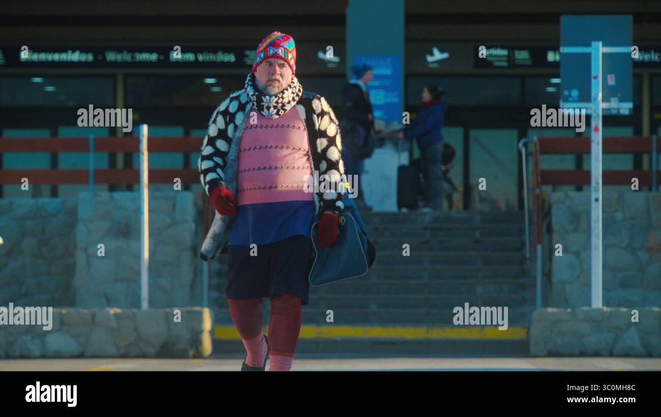 ALMOST FAMILY, (aka FAMILIA, PERO NO MUCHO), Leandro Hassum, 2025 ...