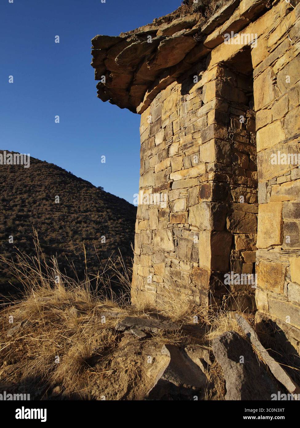 Eaves ruins stone citadel hi-res stock photography and images - Alamy