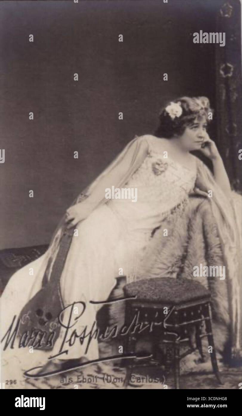 Maria Pospischil as Eboli in Don Carlos Stock Photo - Alamy