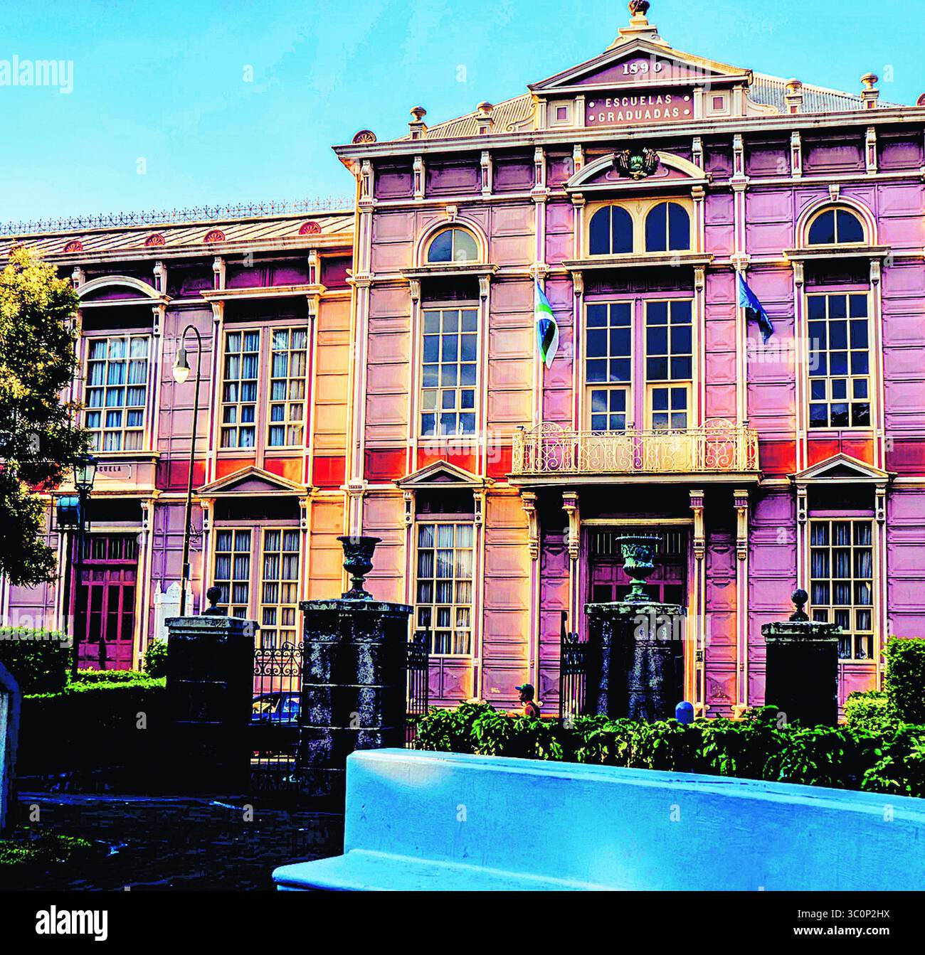 El edificio de tela hi-res stock photography and images - Alamy