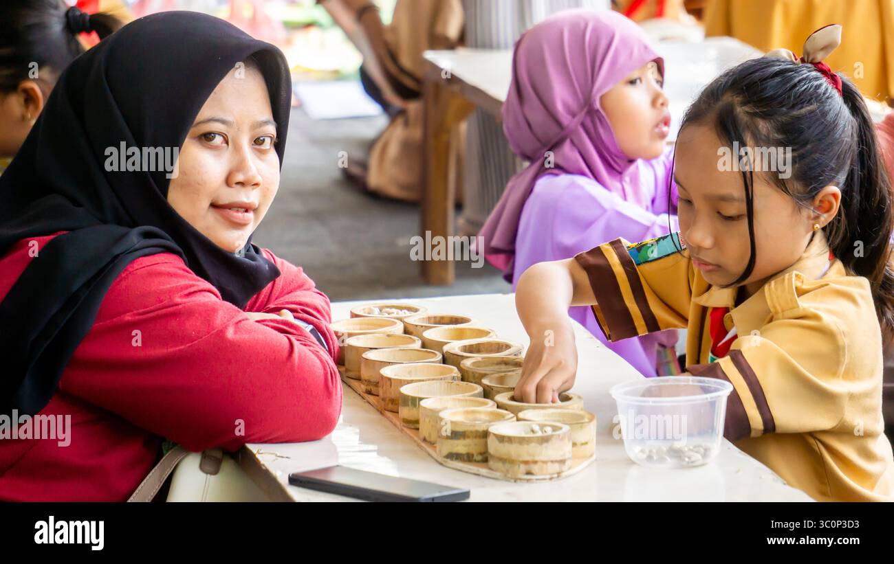 Mancala hi-res stock photography and images - Alamy