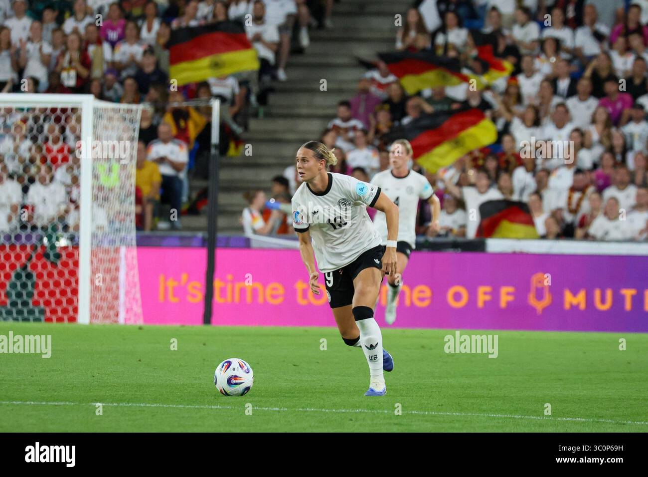 Basel, Schweiz 19. Juli 2025: UEFA - Euro 2025 Woman - Viertelfinale - Frankreich vs ...