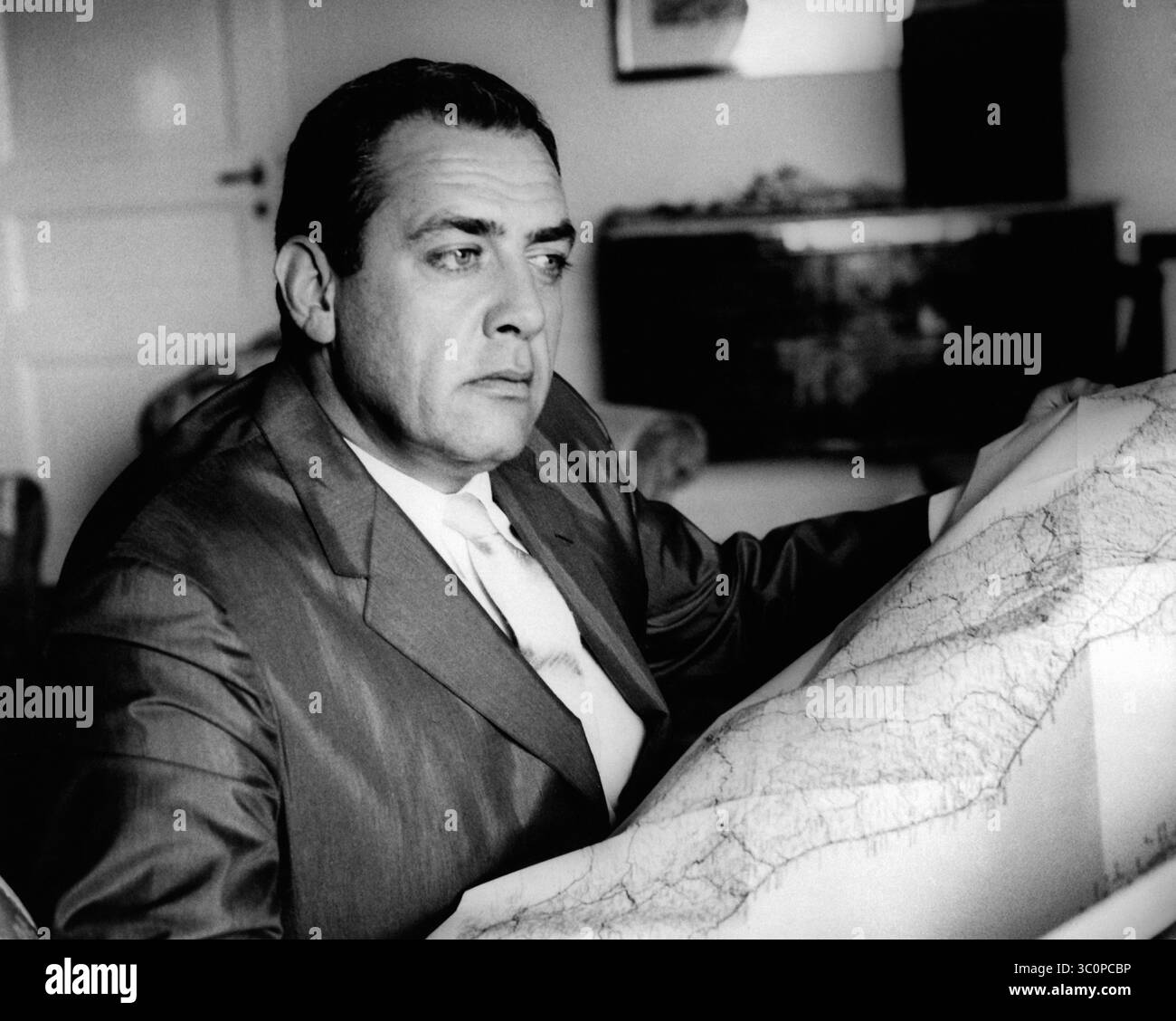 Raymond burr perry mason hi-res stock photography and images - Alamy