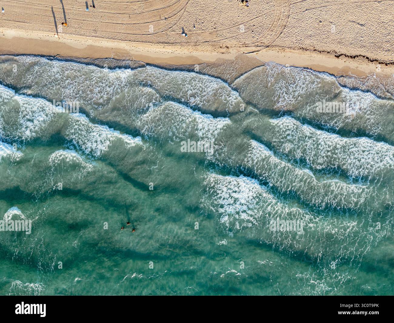 Aerial miami beach surfers hi-res stock photography and images - Alamy