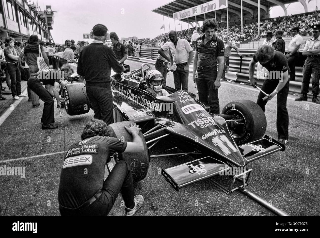 Colin chapman 1981 hi-res stock photography and images - Alamy