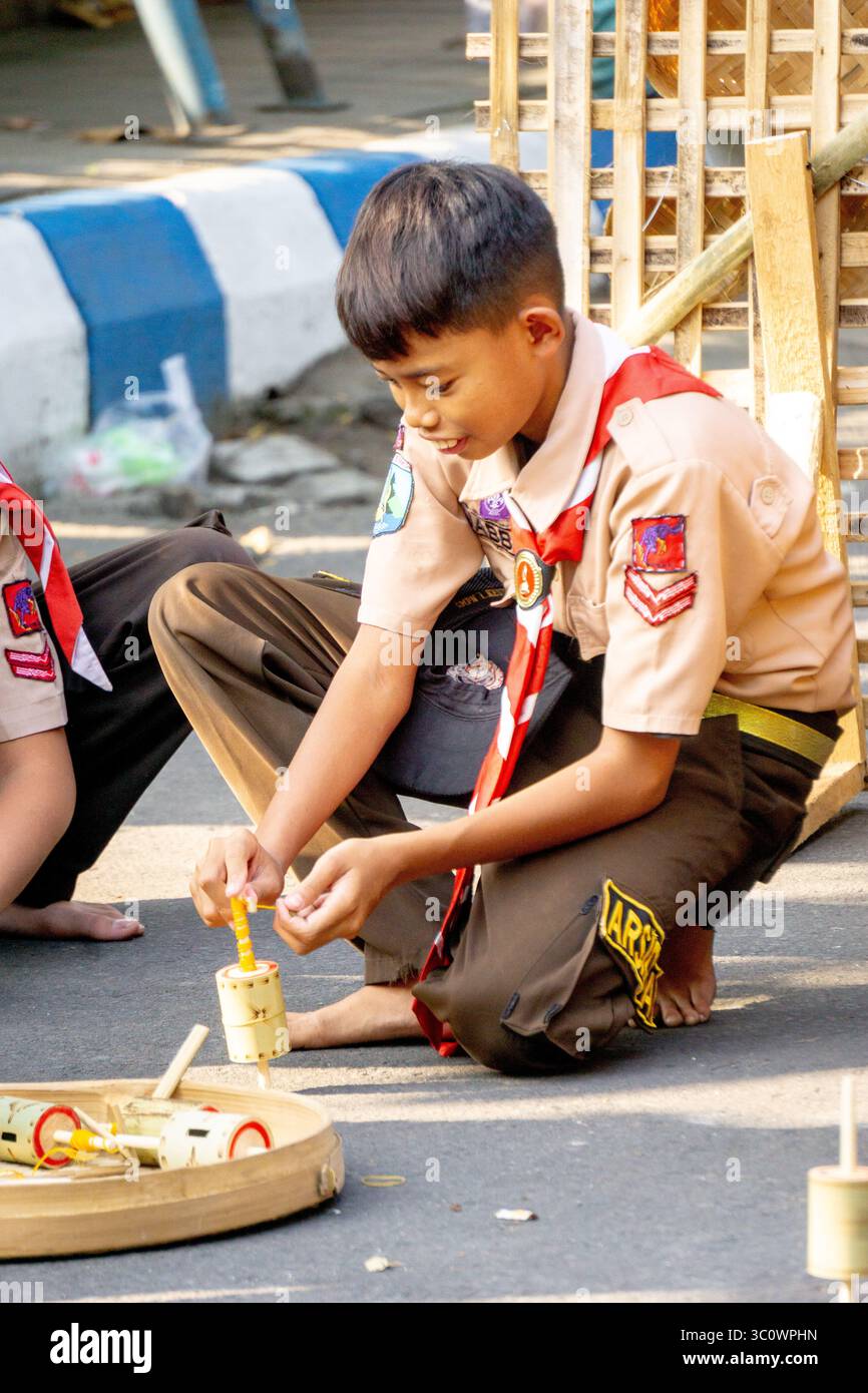 Model a spinning top, made of bamboo and wood wrapped with rope Stock ...