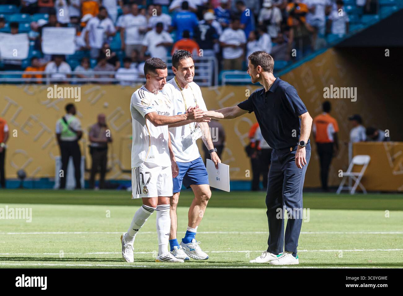 Xabi alonso celebrates 2025 hi-res stock photography and images - Alamy