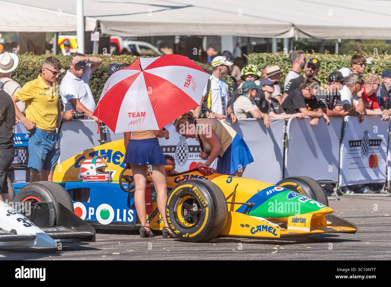 Benetton B191 Formula 1 racing before car driving up the hillclimb ...