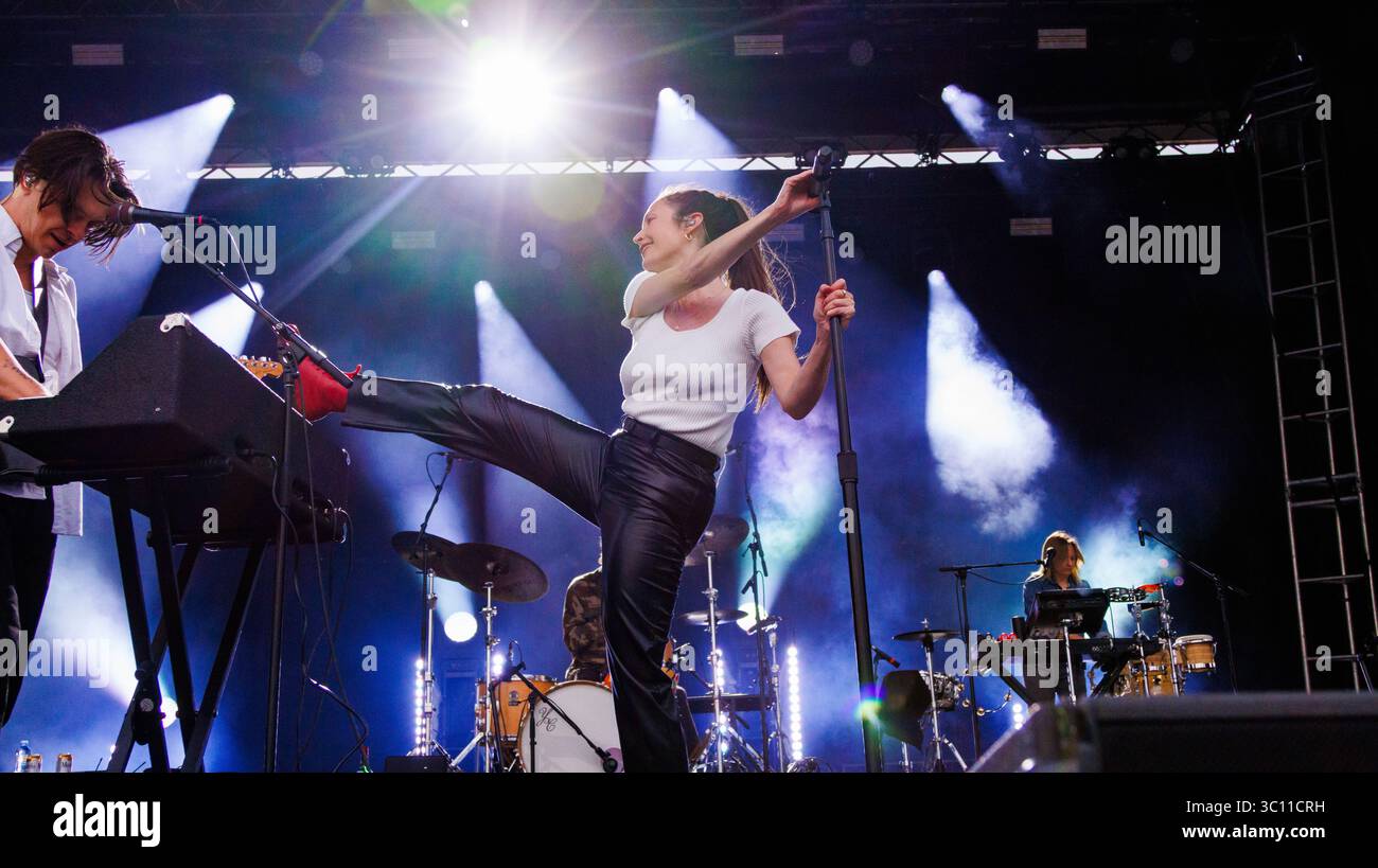 July Talk's Peter Dreimanis (L) and Leah Fay Goldstein (R) perform ...