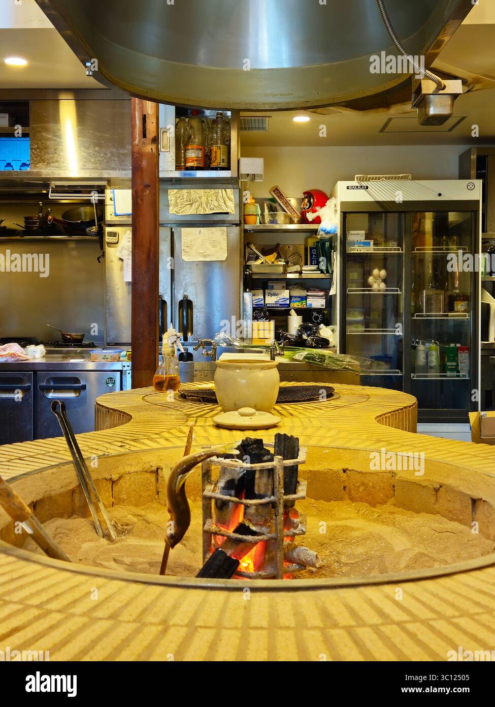 Japanese cuisine authentic restaurant hi-res stock photography and ...