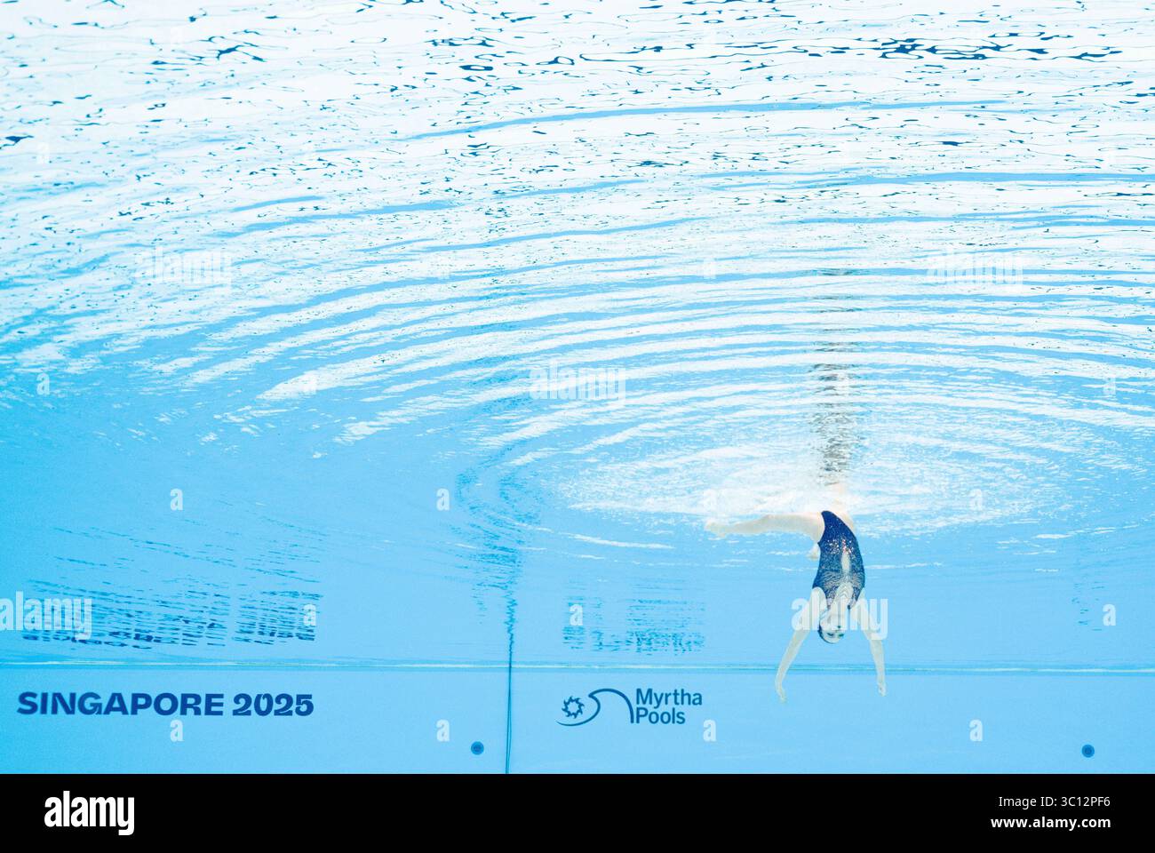 Singapore. 22nd July, 2025. Xu Huiyan of China performs during the ...