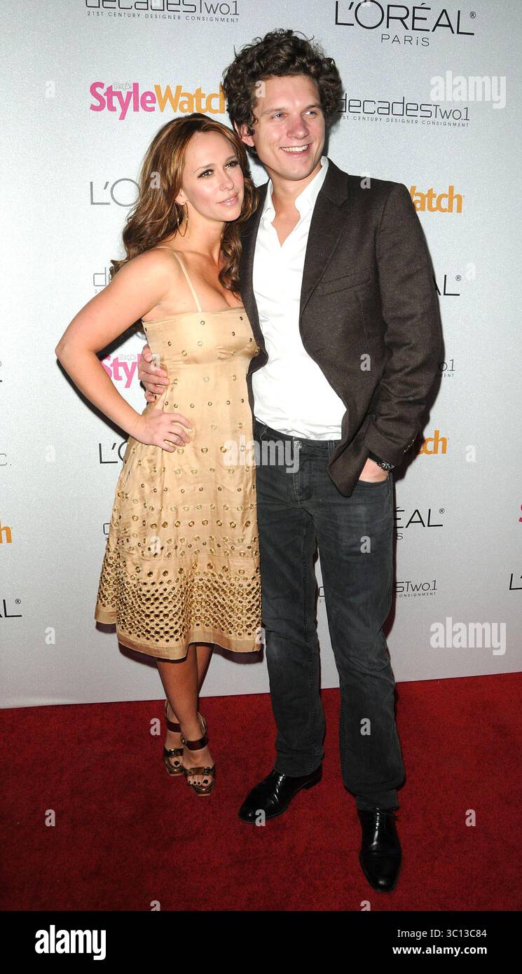 Jennifer Love Hewitt and boyfriend Alex Beh at 'A Night Of Red Carpet ...