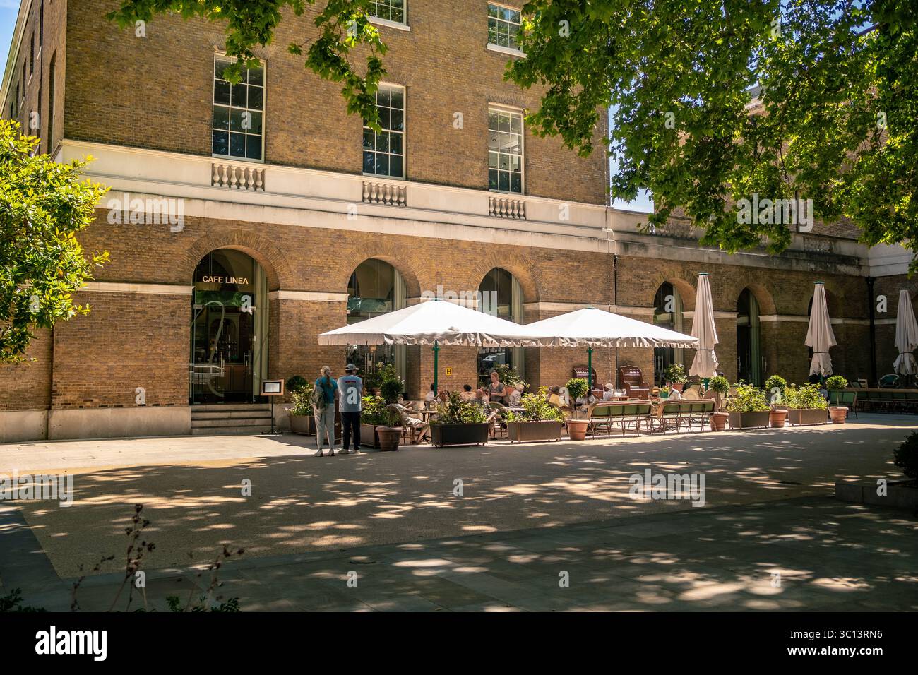 Cafe linea hi-res stock photography and images - Alamy