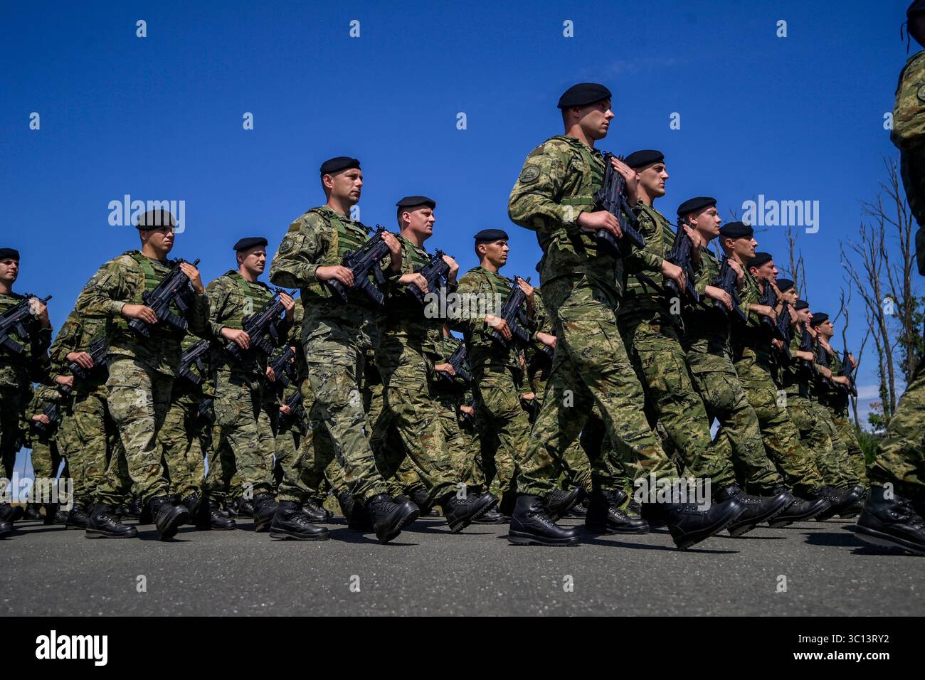 Rehearsal of Croatian Army infantry formations for a ceremonial ...